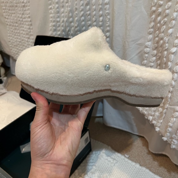 Emu | Shoes | Fuzzy Clogs | Poshmark